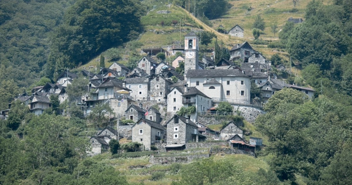 Corippo rimane il Comune più piccolo della Svizzera - Ticinonline