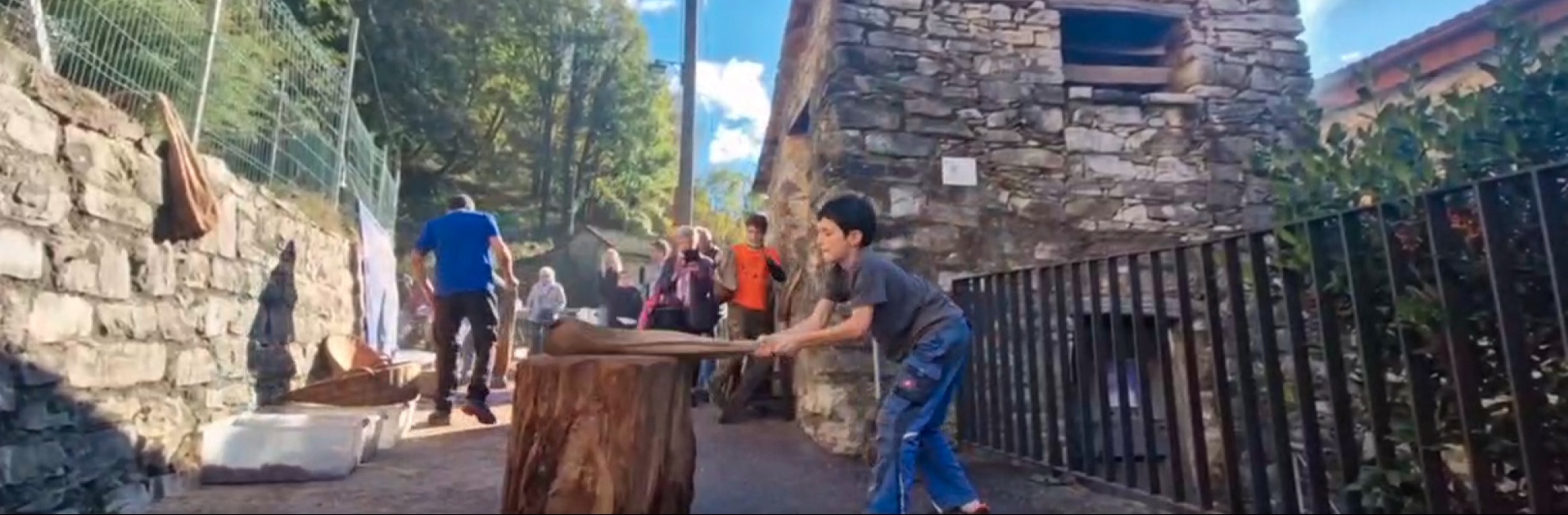 La storica battitura della castagna - Ticinonline